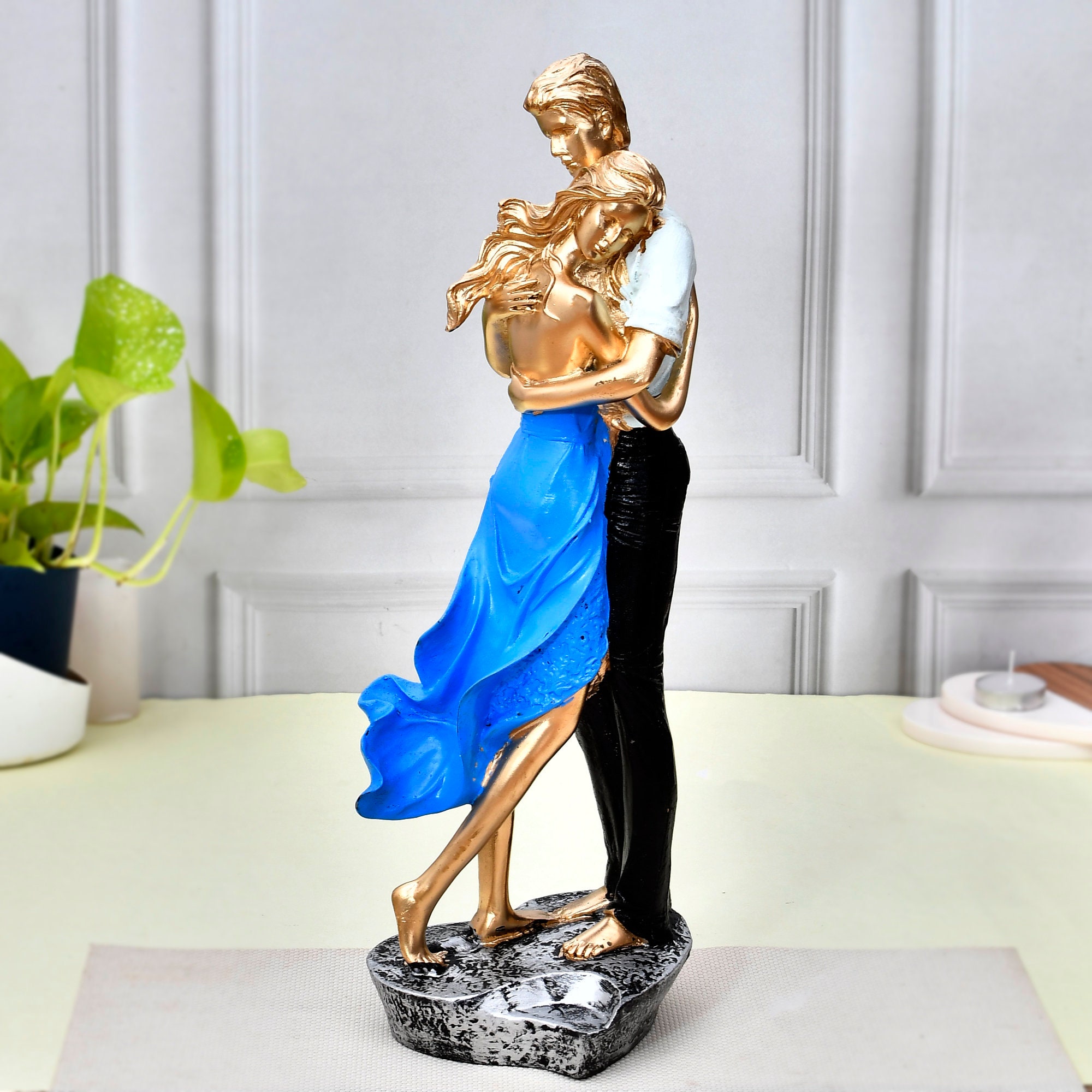 Romantic Couple Hugging Statue Handcrafted Resin Statue of a - Etsy