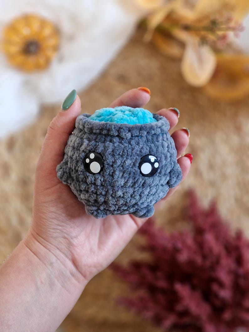 Handmade Cauldron Stress Ball, Fun Halloween Plush Toy, Small Desk Toy ...