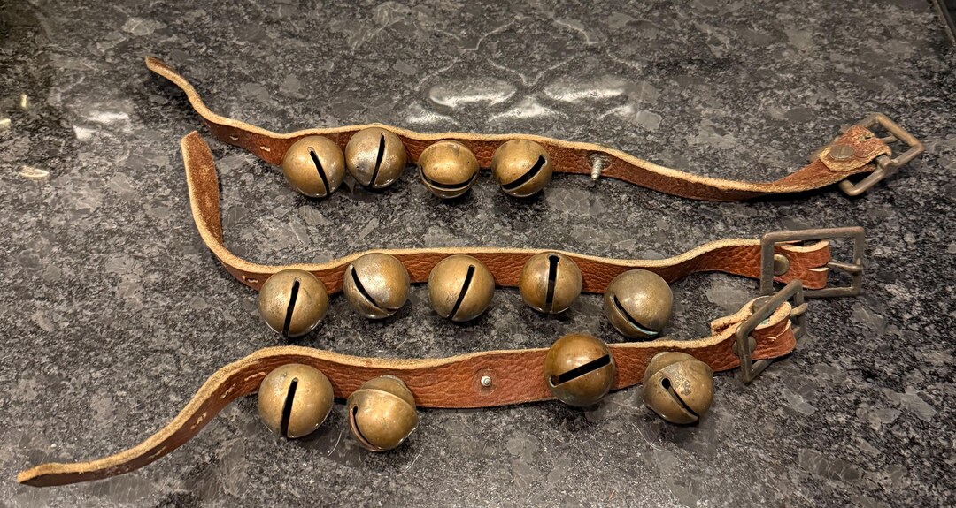 Vintage Horse Sleigh Bells – 13 Brass Bells, Leather Straps - Etsy