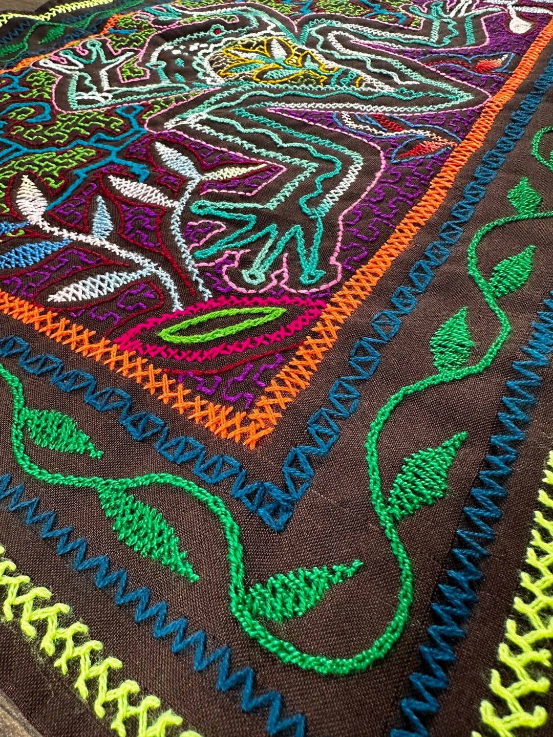 Traditional, Handmade, Authentic, Shipibo Altar/manta Cloth With Kambo ...