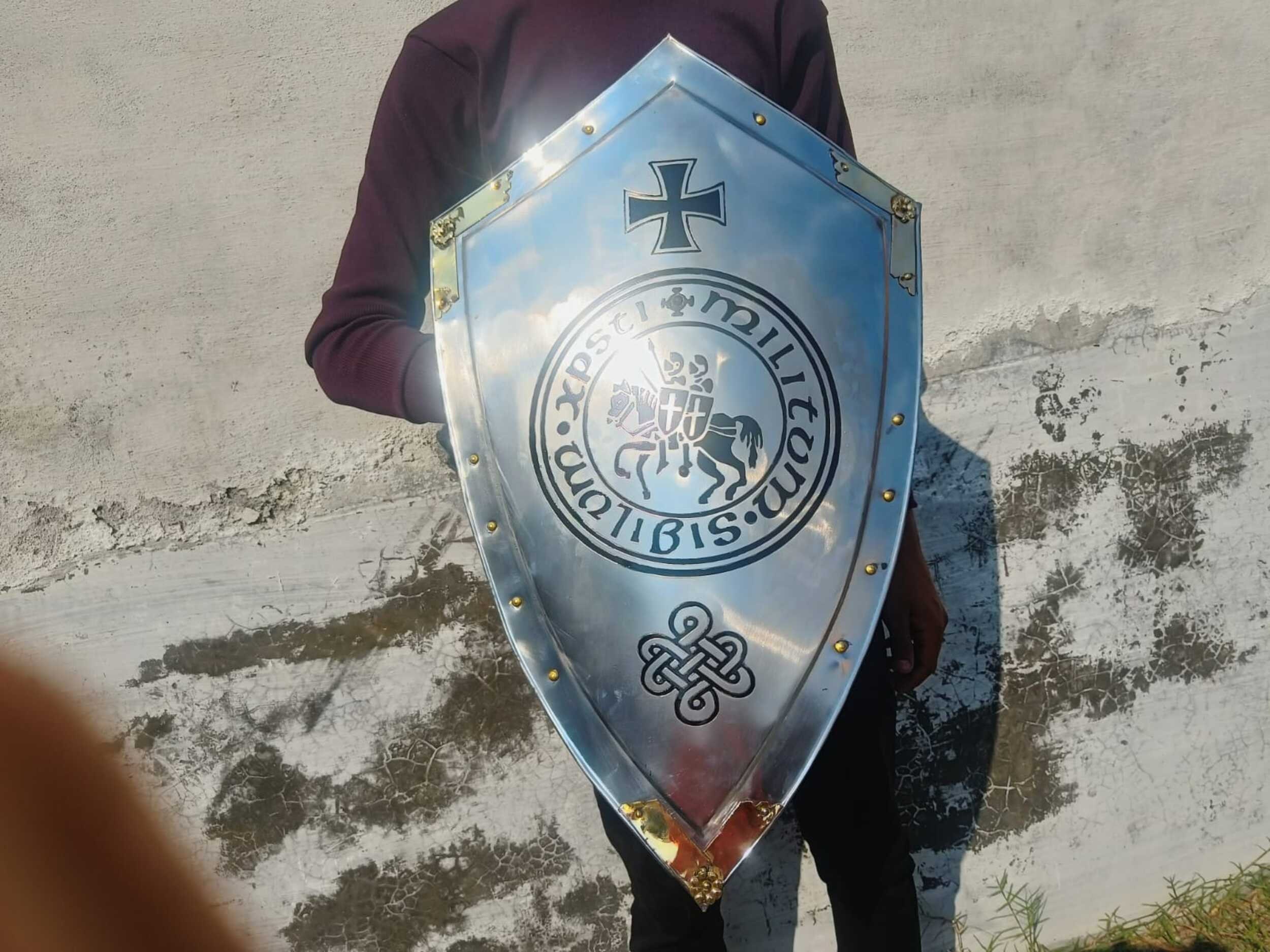 Medieval Knight Cross Shield Medieval Knight Crusader Cross Templar ...