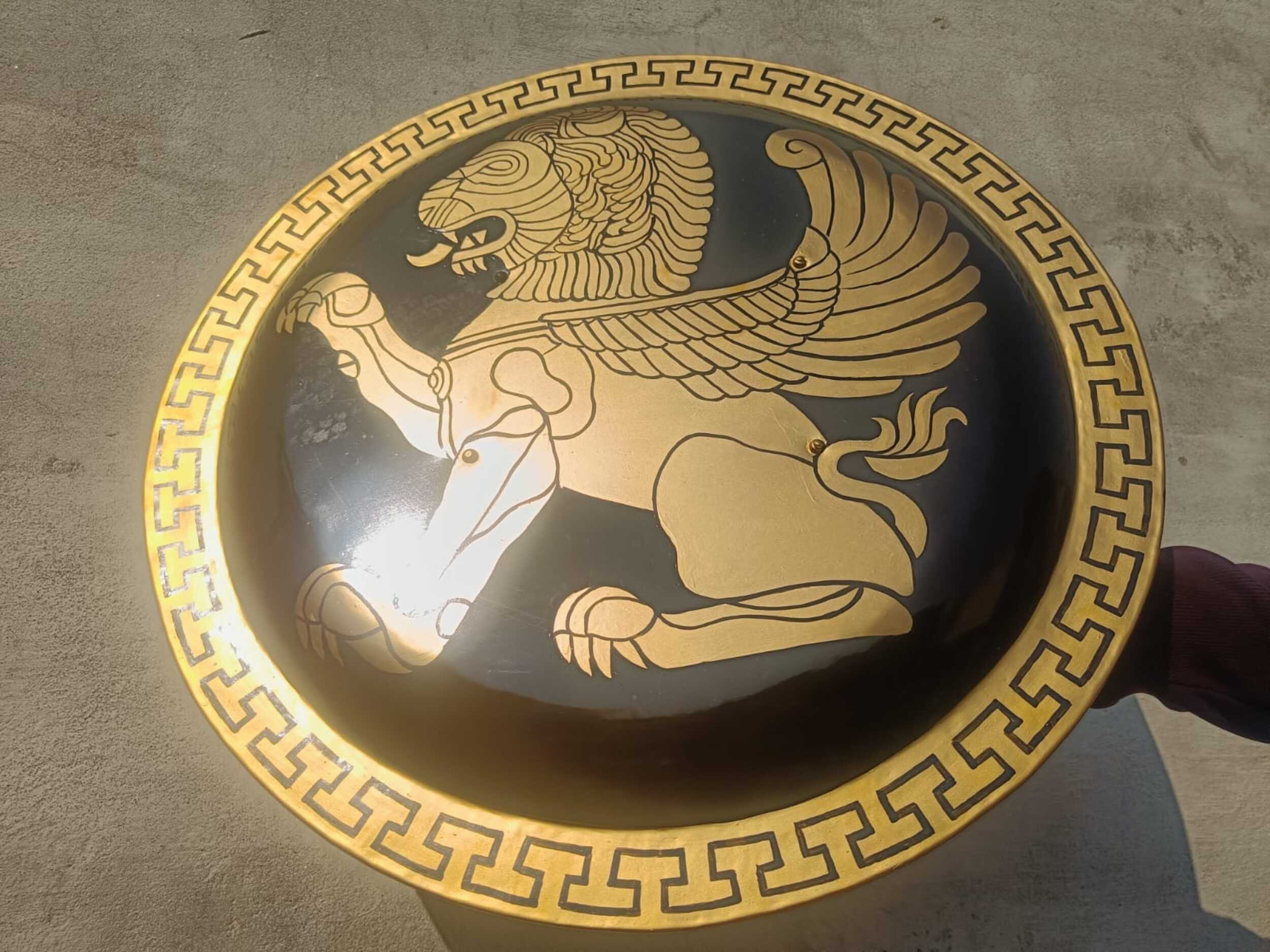 Handmade Greek Hoplite Shield: Gold Lion Spartan Armor, 24 Inch - Etsy
