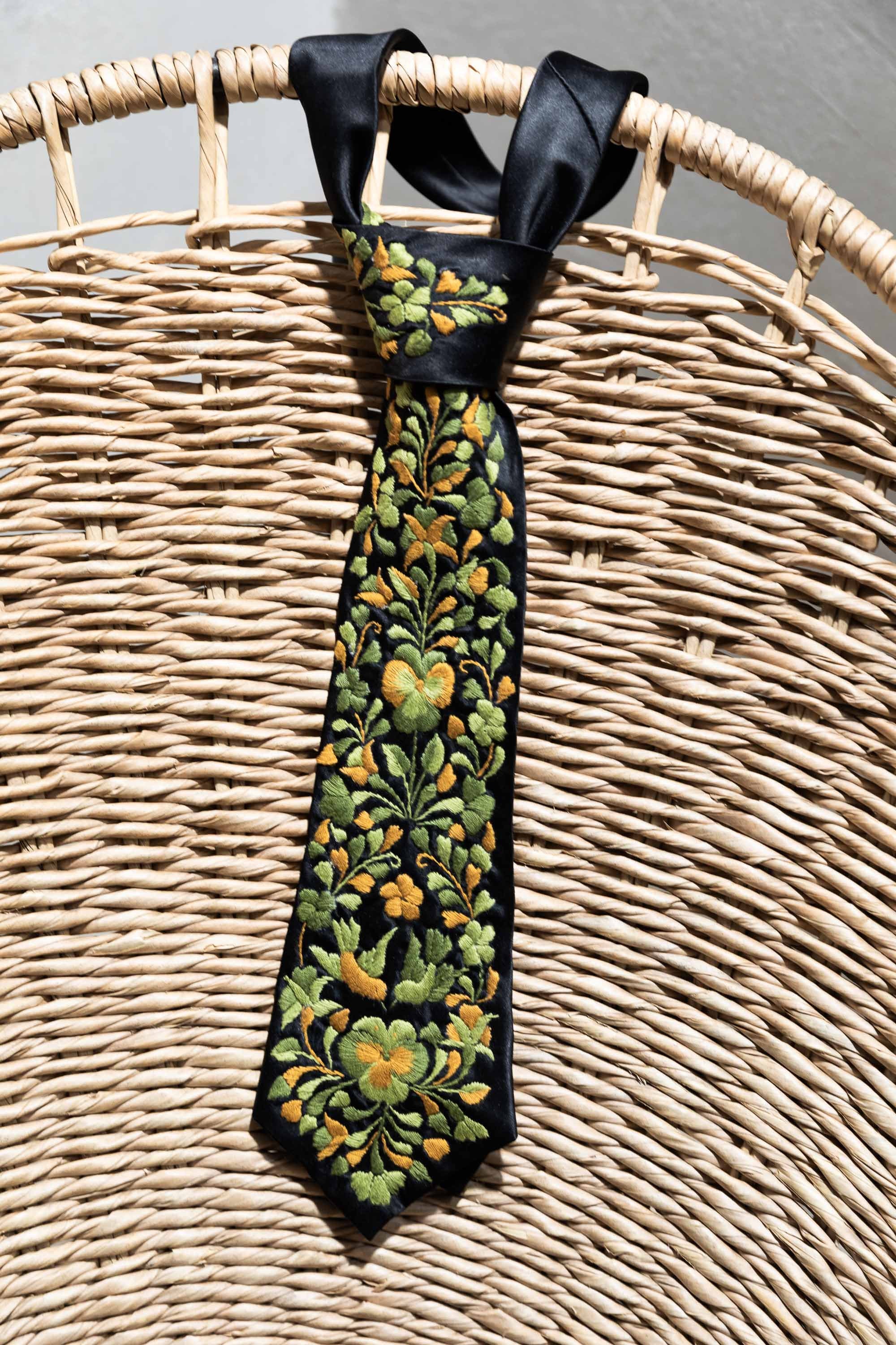 Hand-embroidered Tie With Floral Motifs From San Antonino - Etsy