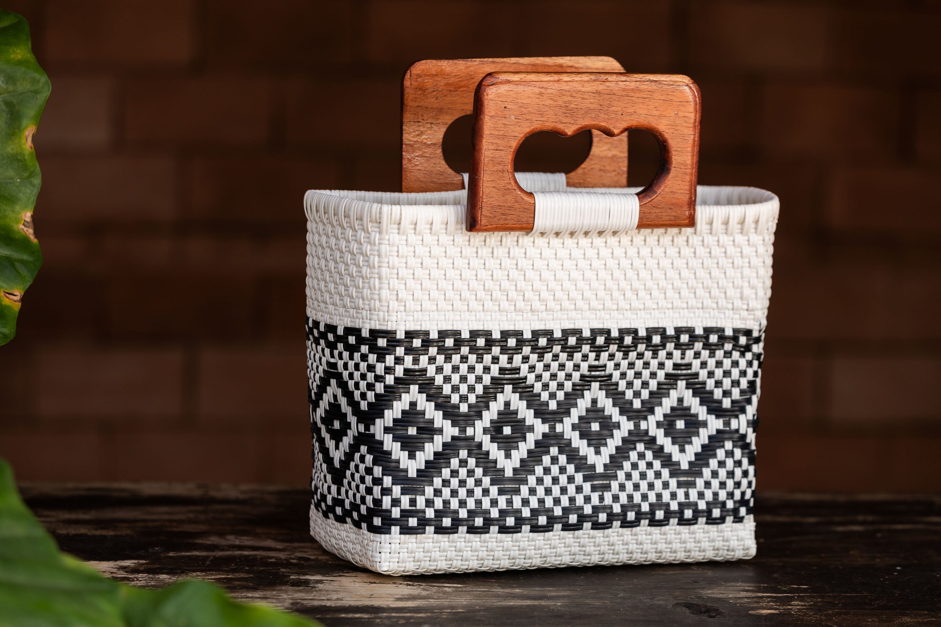 Hand-woven Recycled Plastic Handbag in Black and White Tones With Cedar ...