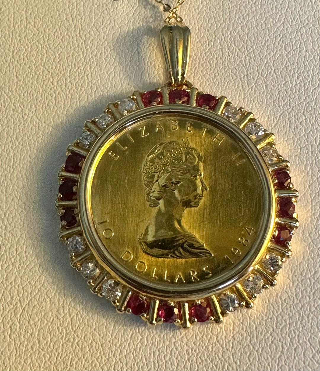 Queen Elizabeth II Gold Coin Pendant - Etsy