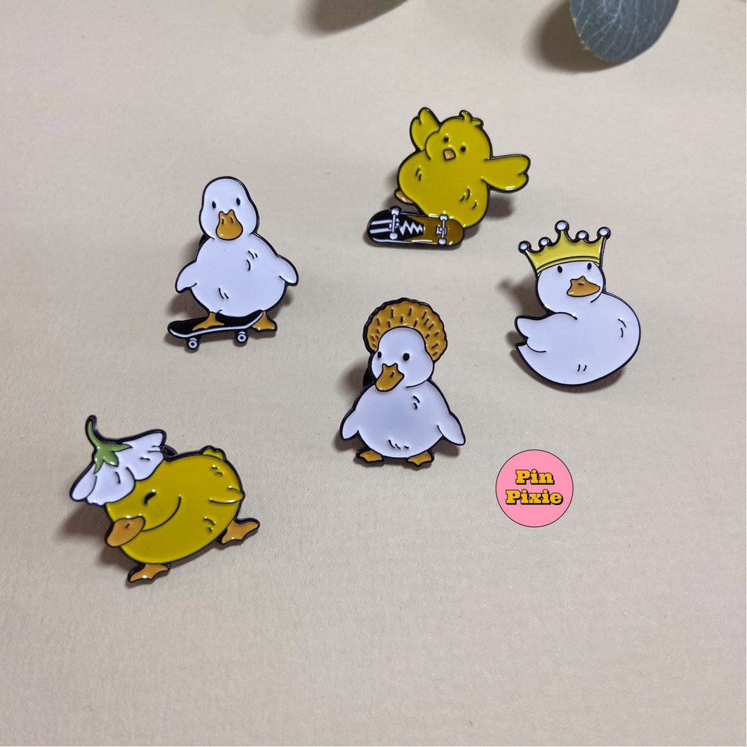Cute Duck Enamel Pin Cartoon Animal Lapel Pin, Kawaii Duck Lanyard Pin ...