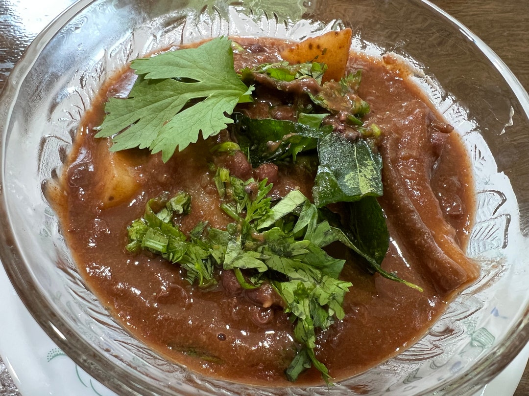 Indian Meal Red Chori Curry Red Matta Rice Chapaties - Etsy