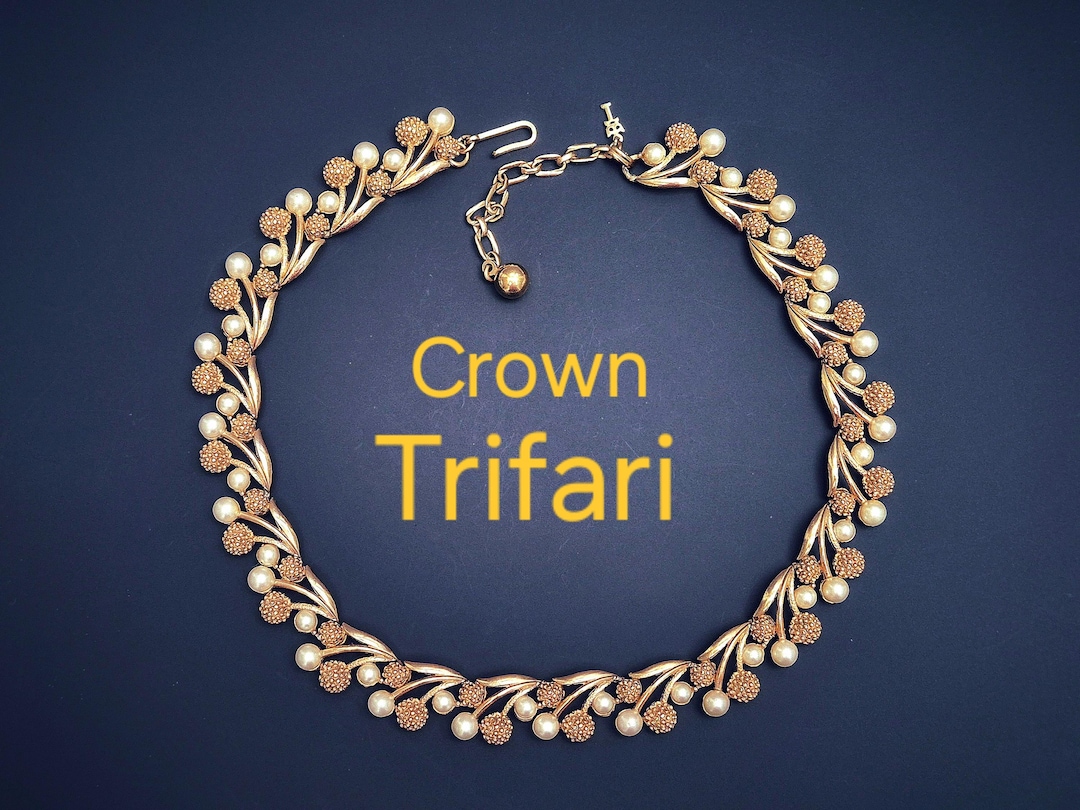 Rare Crown Trifari 1960s Vintage Necklace in Gold Plated Trifanium With ...