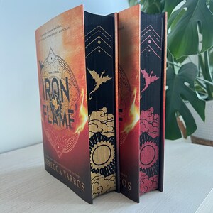 Iron Flame Sprayed Edge Book: Dragon Stenciled Pages, Rebecca Yarros - Etsy