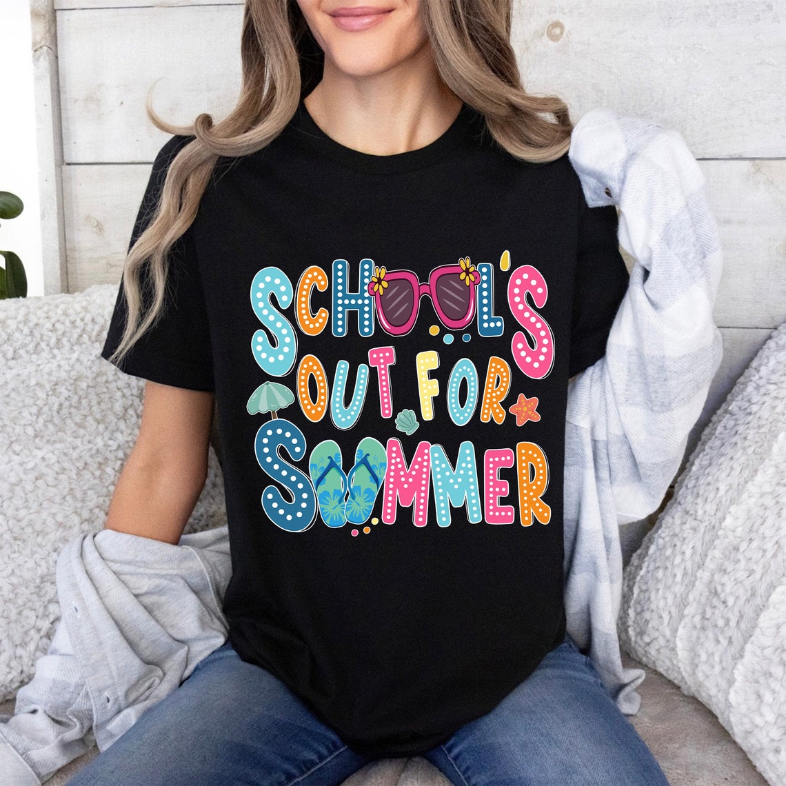 Last Day of School Retro Schools Out for Summer Teacher PNG, Peace Out ...