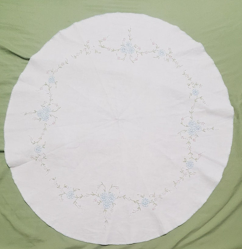 Vintage Hand Embroidered Linen Round Tablecloth 29” Cross-stitch ...