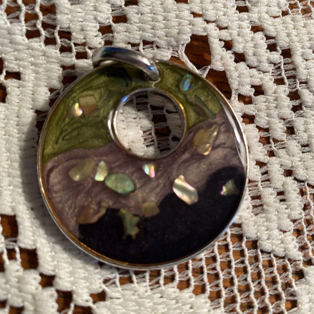 Signed KC Round Confetti Lucite & Night Theme Pendant Silver-tone ...