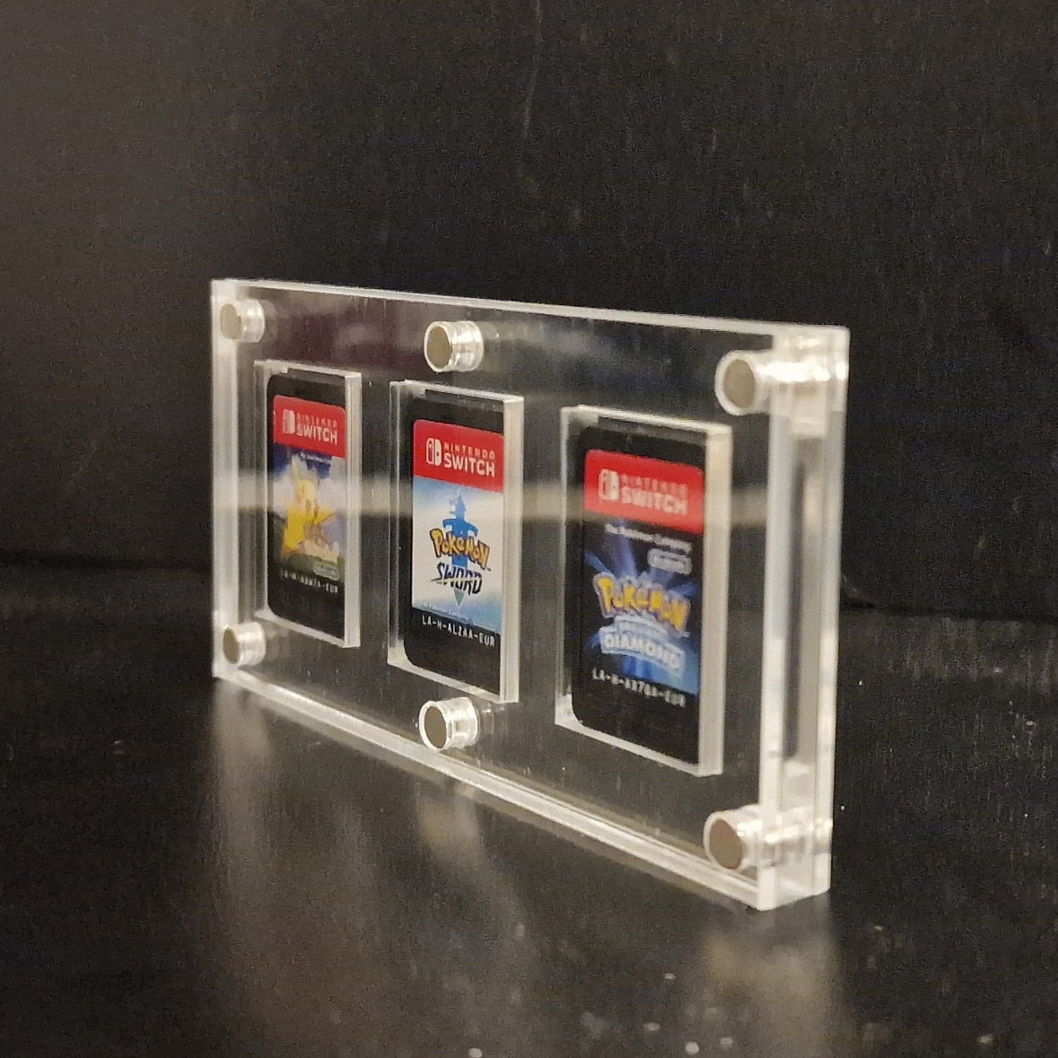 Nintendo Switch Cartridge Display Case show off 3 Nintendo Switch Games ...