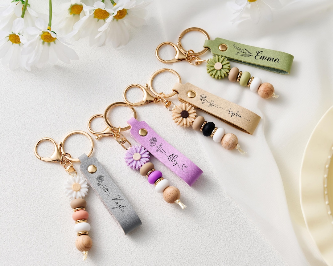 Custom Daisy Beaded Keyring, Handmade Faux Leather Keychain, Unique ...