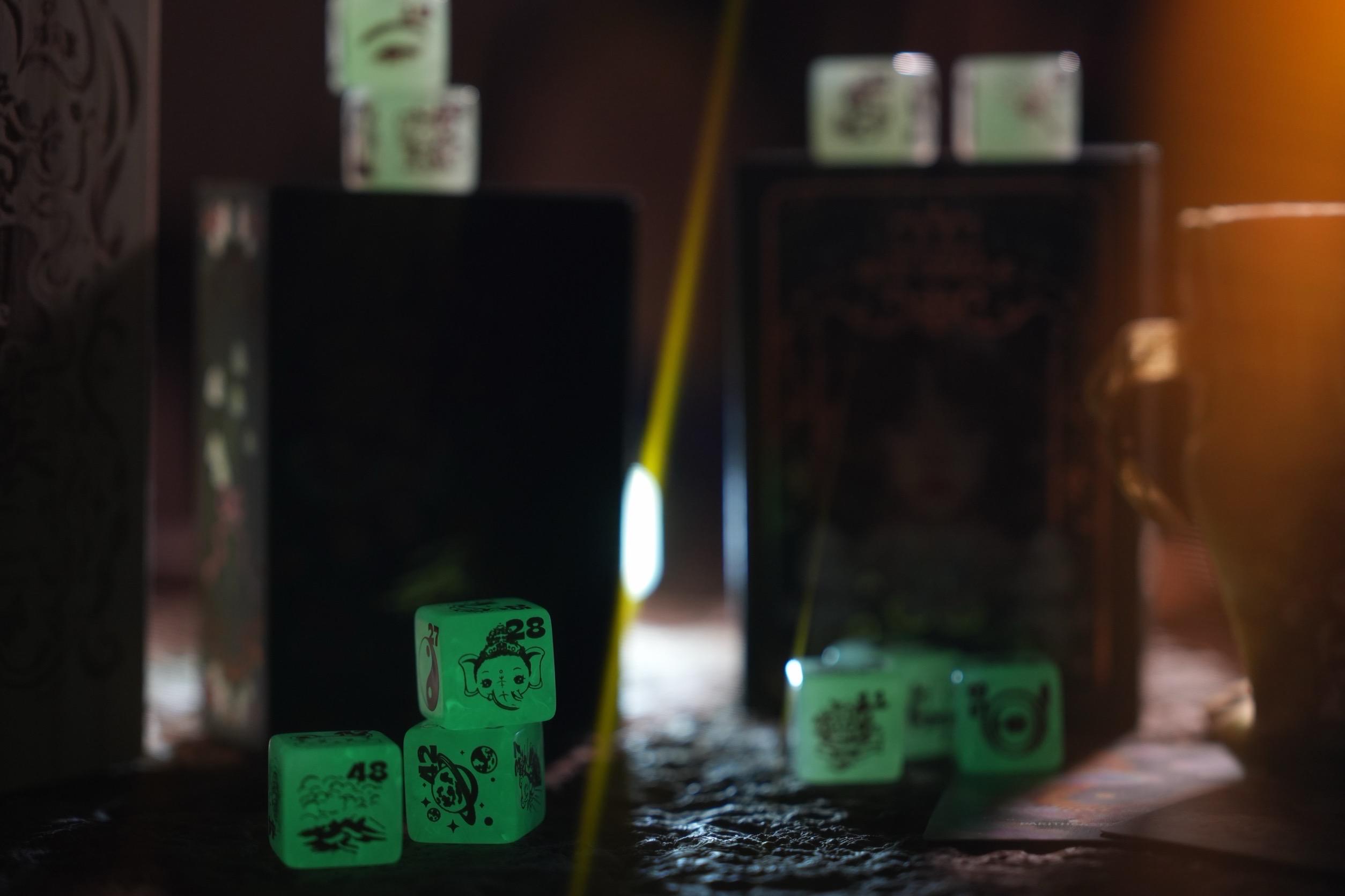 Standard Parithea's Dice Oracle : Fortune Telling Dice Set With Pouch ...