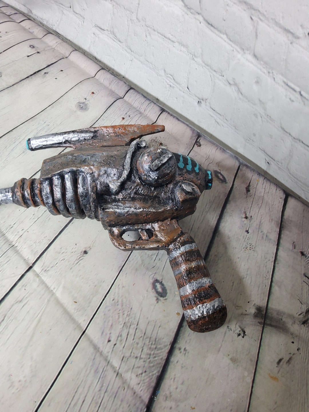 Alien Blaster as Seen in Fallout - Etsy