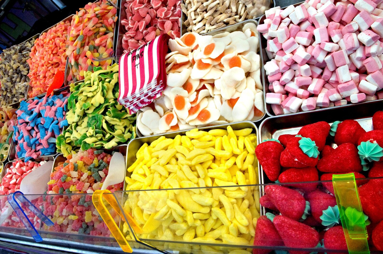 Norwegian/swedish 1 Kg Candy Mystery Box - Etsy