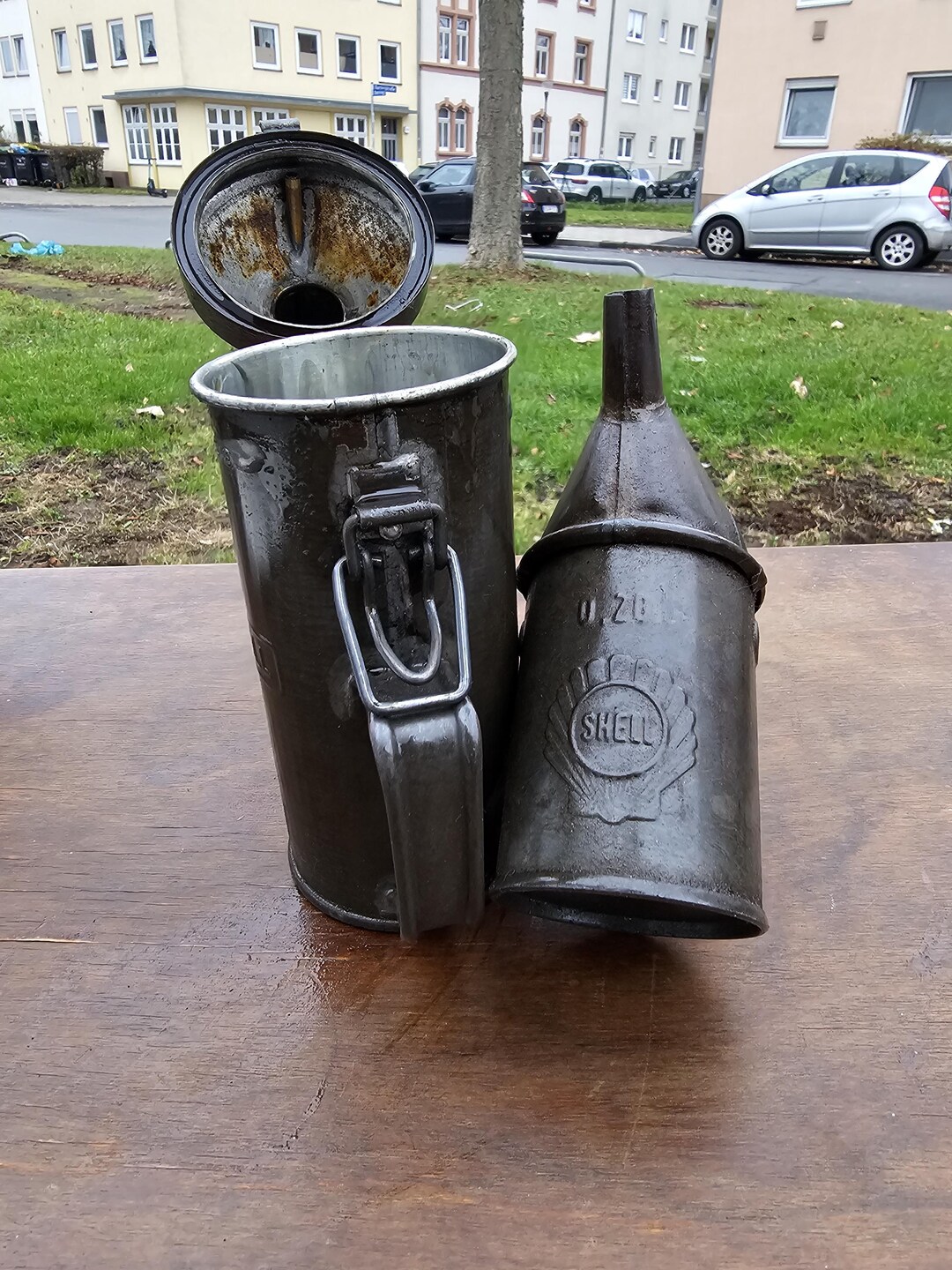 Shell Oil Can, Oil Tin, Vintage Car, Gas Station, Rare Pair With Logo ...