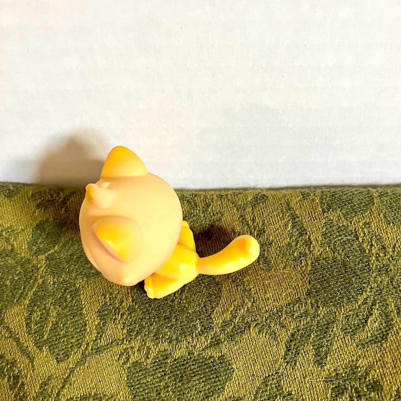 Hasbro Littlest Pet Shop LPS Shorthair Cat With Green Eyes Toy Figure ...