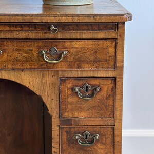 Antique Early 18th Century English Walnut Keyhole Desk - Etsy