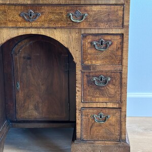 Antique Early 18th Century English Walnut Keyhole Desk - Etsy