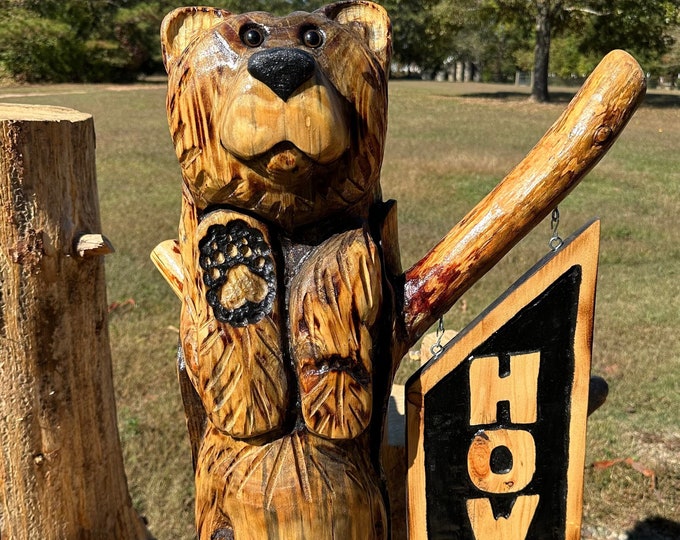 Chainsaw Carved “waving Howdy Bear” - Etsy Canada