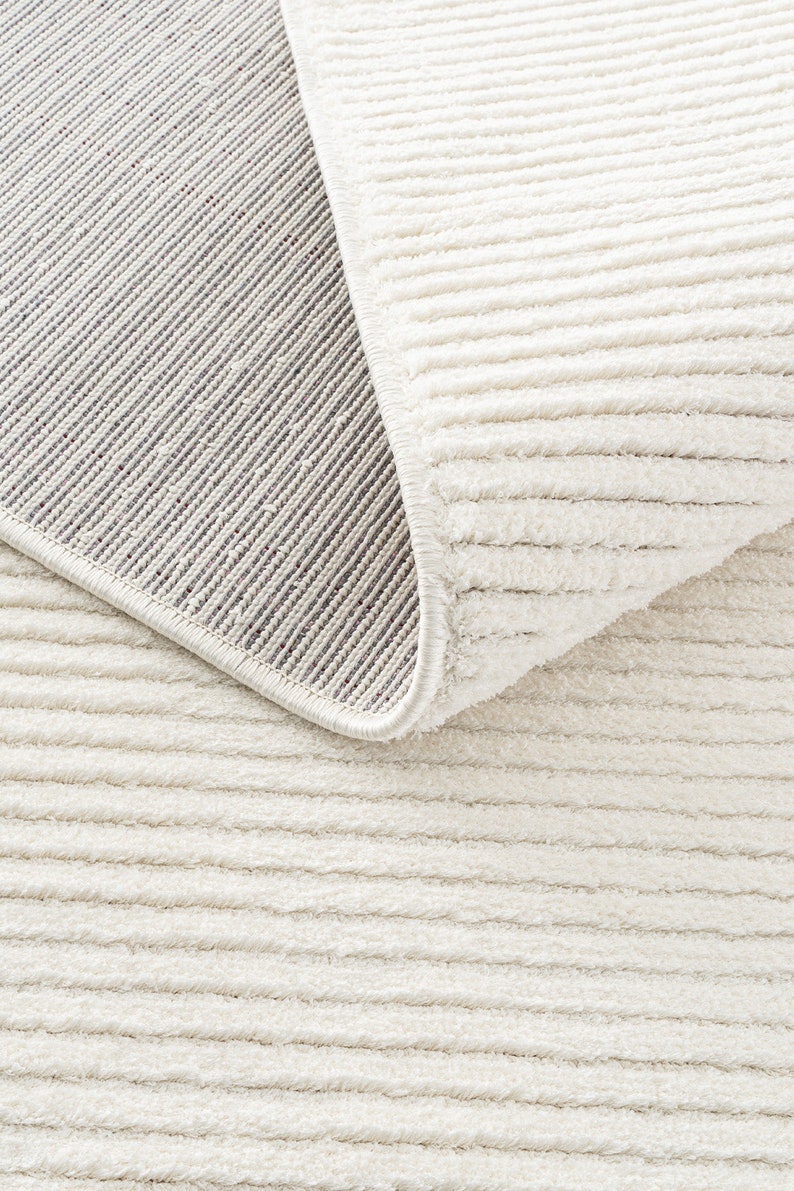 Cream Soft Textured Carpet Rug Living Room Kitchen Woven Carpet 5'2 X 7 ...