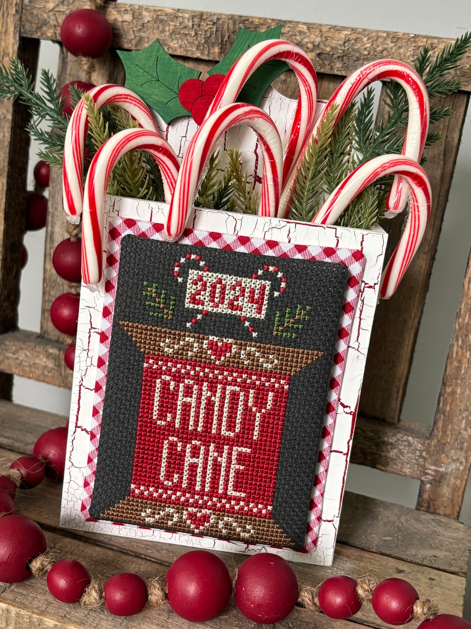 Candy Cane Spool - Christmas Spool Series by Crafty Bluebonnet Designs ...