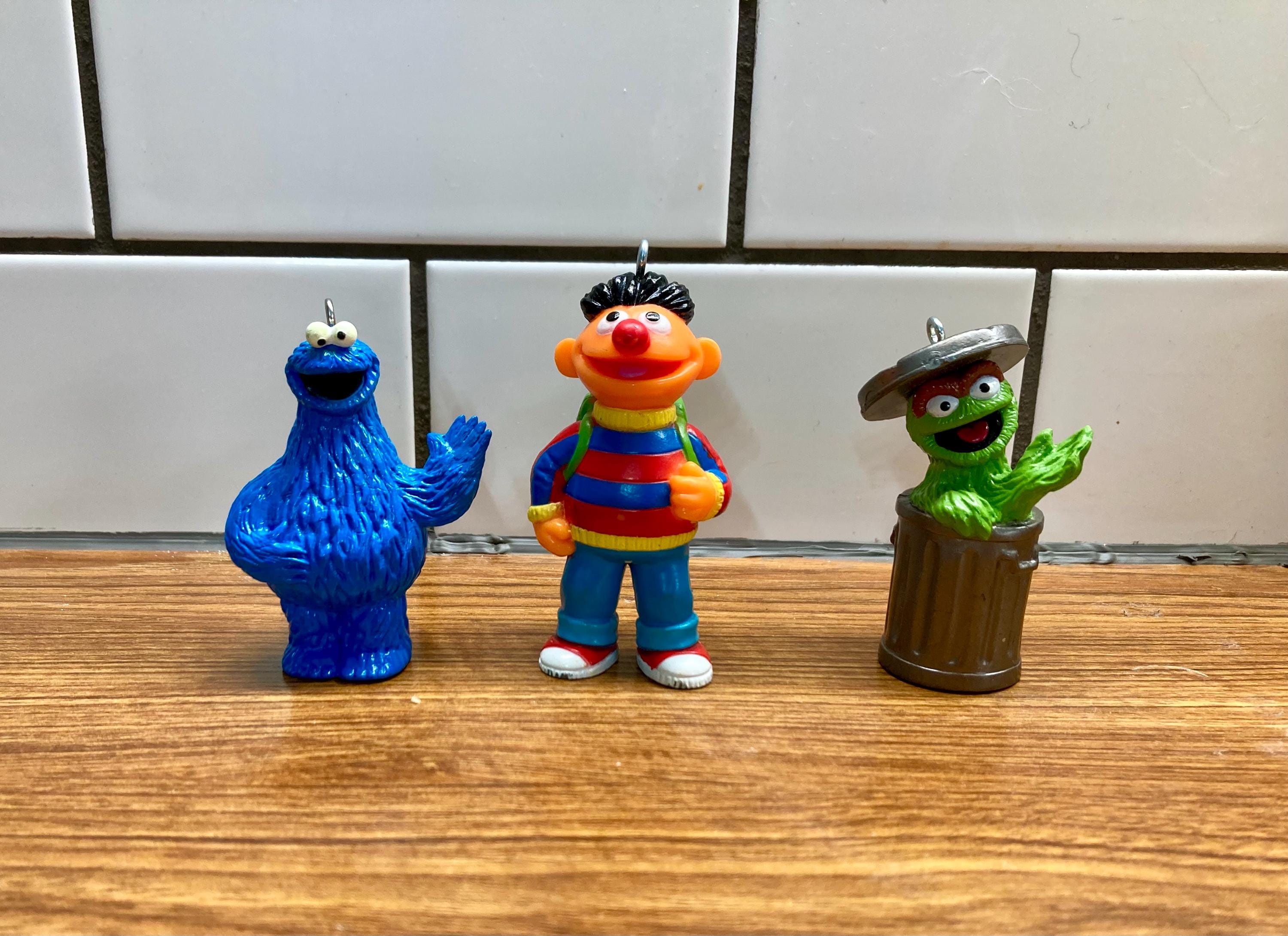 Sesame Street Christmas Ornaments, Keychains & Backpack Clip | 2 Inch ...
