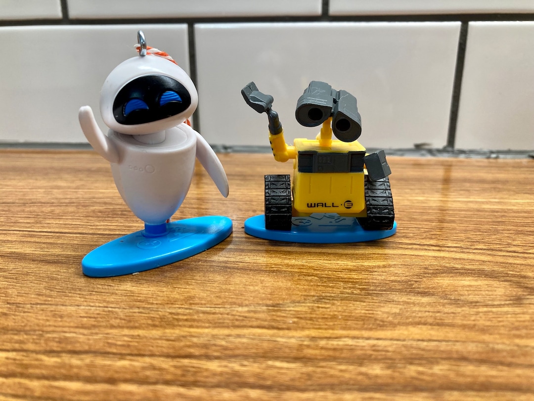 Pixar’s Wall-e Christmas Ornaments, Keychain and Packpack Clips | 2 Inch Tall | Pixar Figurines ...