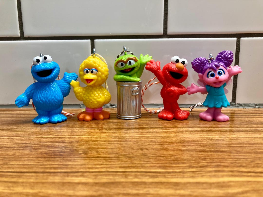 Sesame Street Christmas Ornaments, Keychains & Backpack Clip | 2 Inch ...