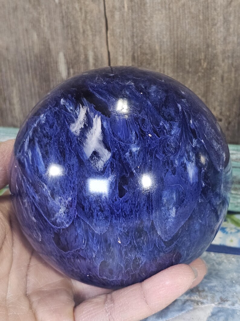 Huge "heart of the Ocean" Blue Smelting Sphere and Holder (manmade ...