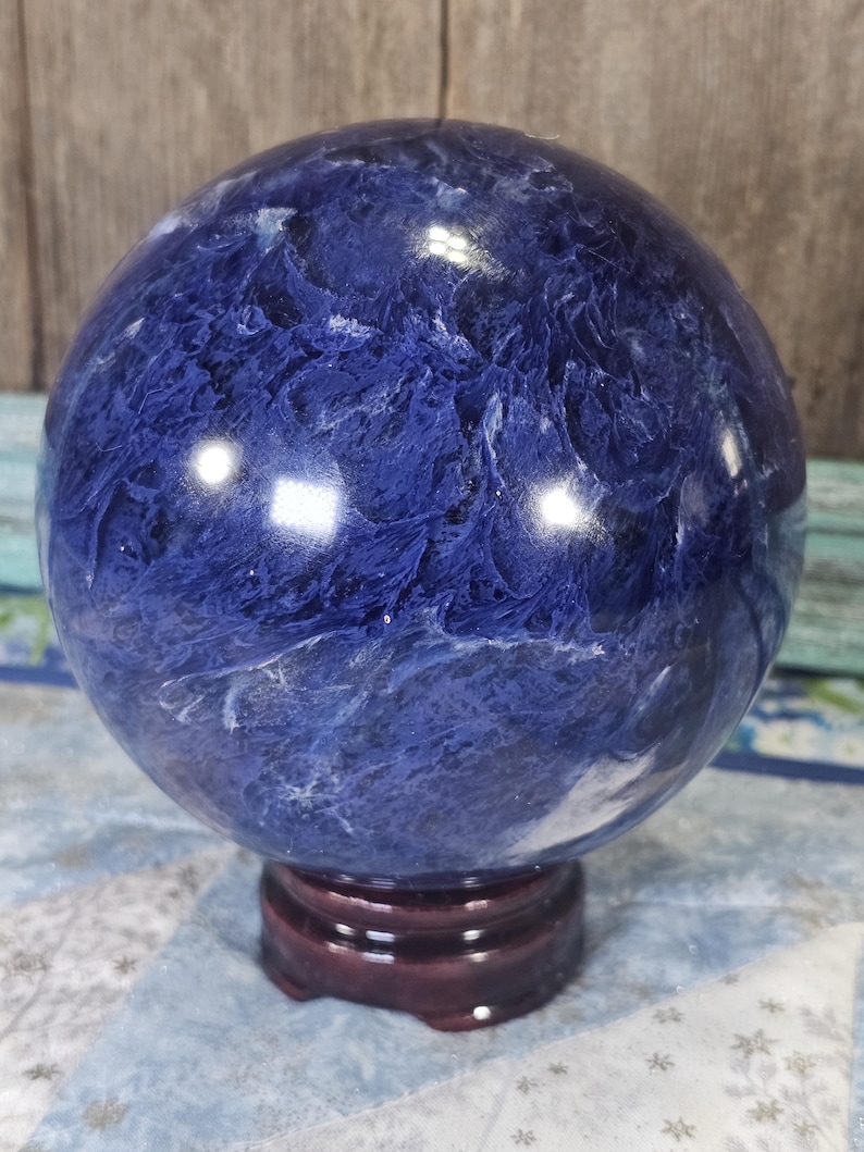 Huge "heart of the Ocean" Blue Smelting Sphere and Holder (manmade ...