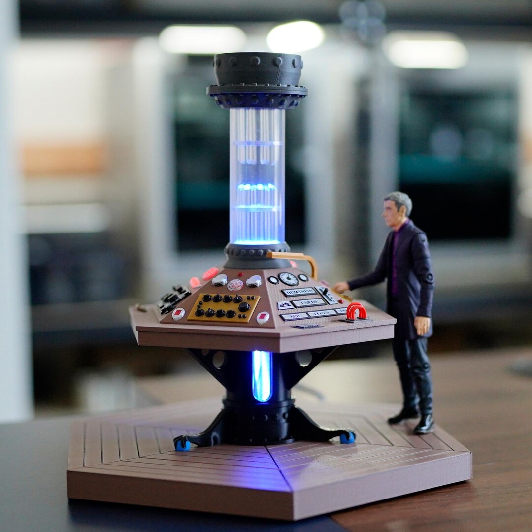 Eighth Doctor Who TARDIS Console Replica 6" Scale With Customizable ...