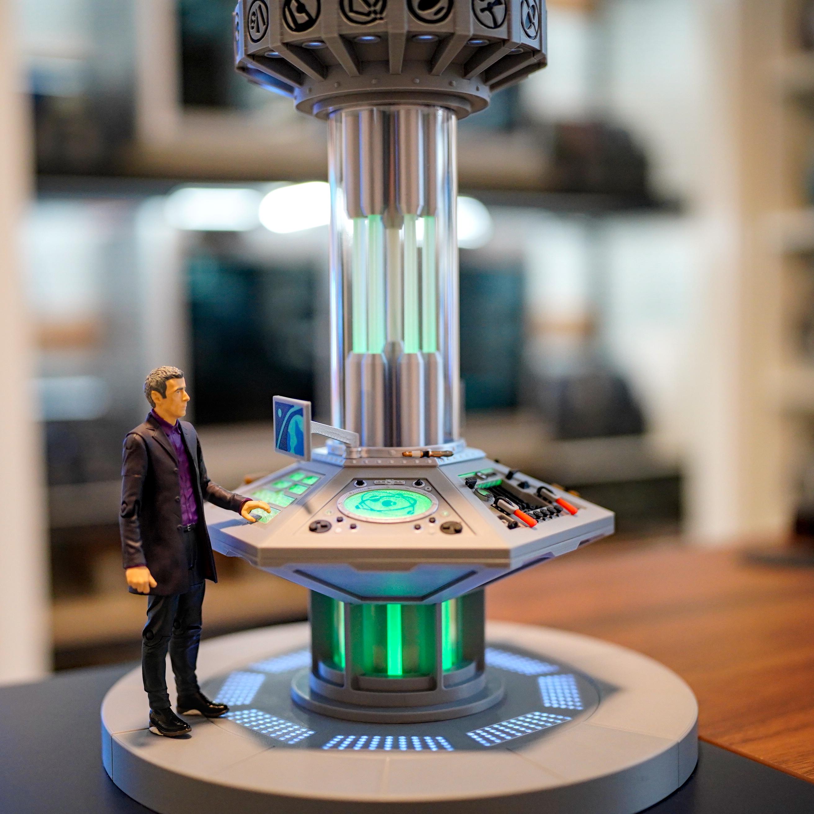 12th Doctor TARDIS Console (5.5" - 1:13 Figure Scale) With Customizable ...