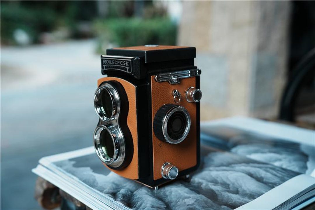 Handcrafted Vintage Twin-lens Camera Replica | Retro Photography Decor ...