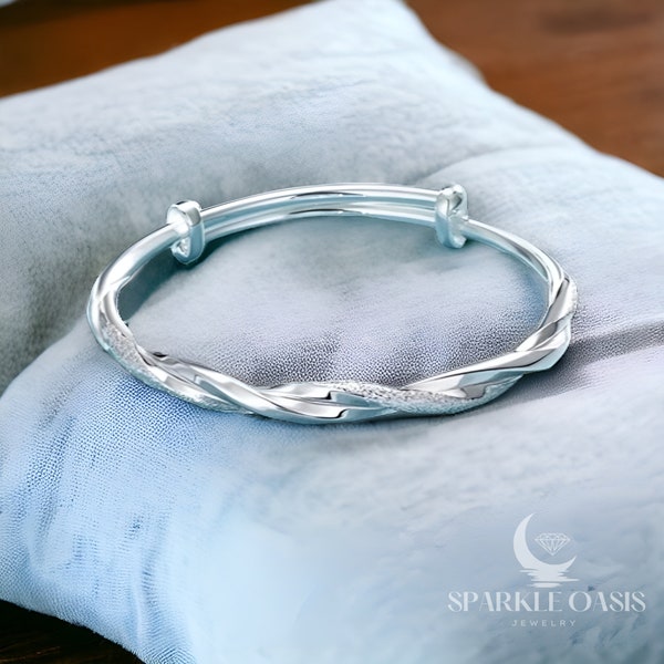 Mobius Bangle - Etsy