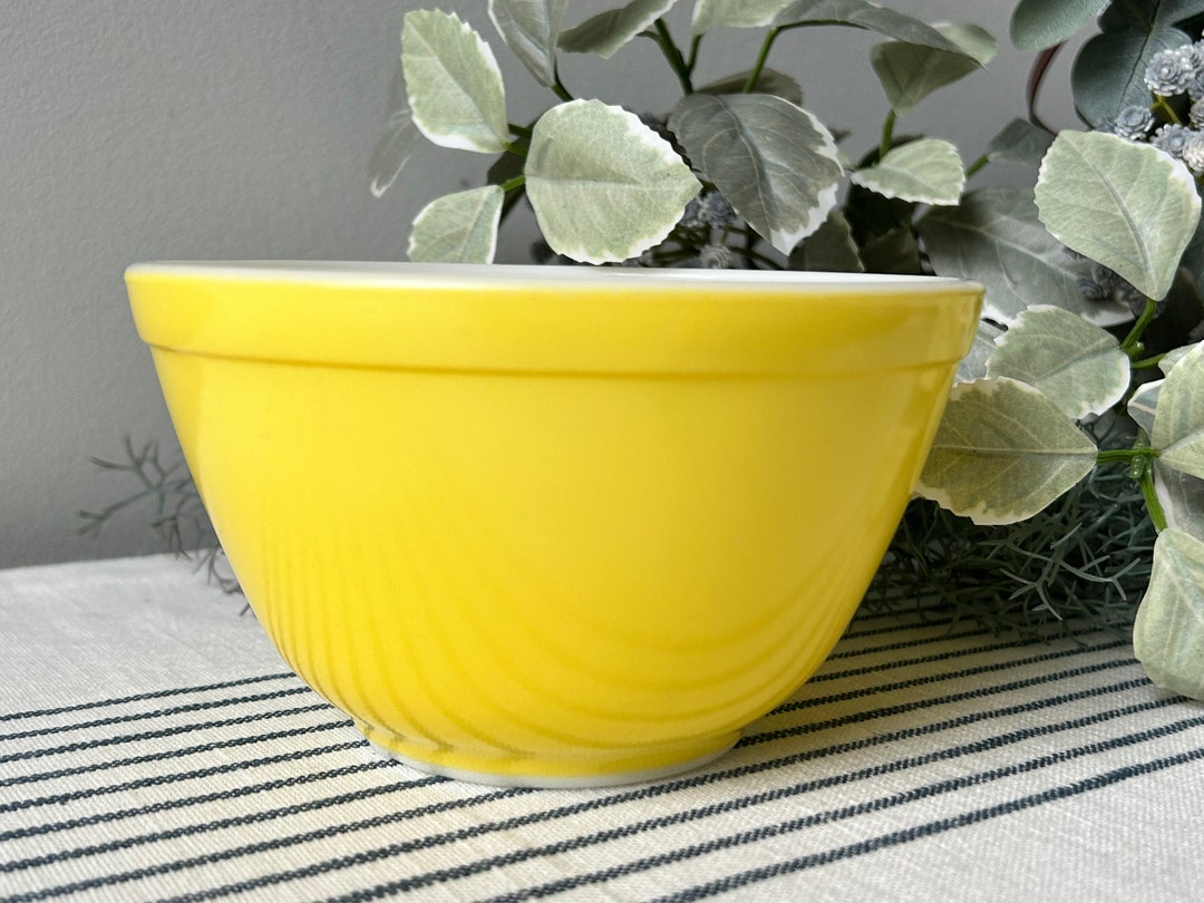 Vintage PYREX Mixing Bowl Yellow 401 Excellent Condition Pyrex Bowl ...