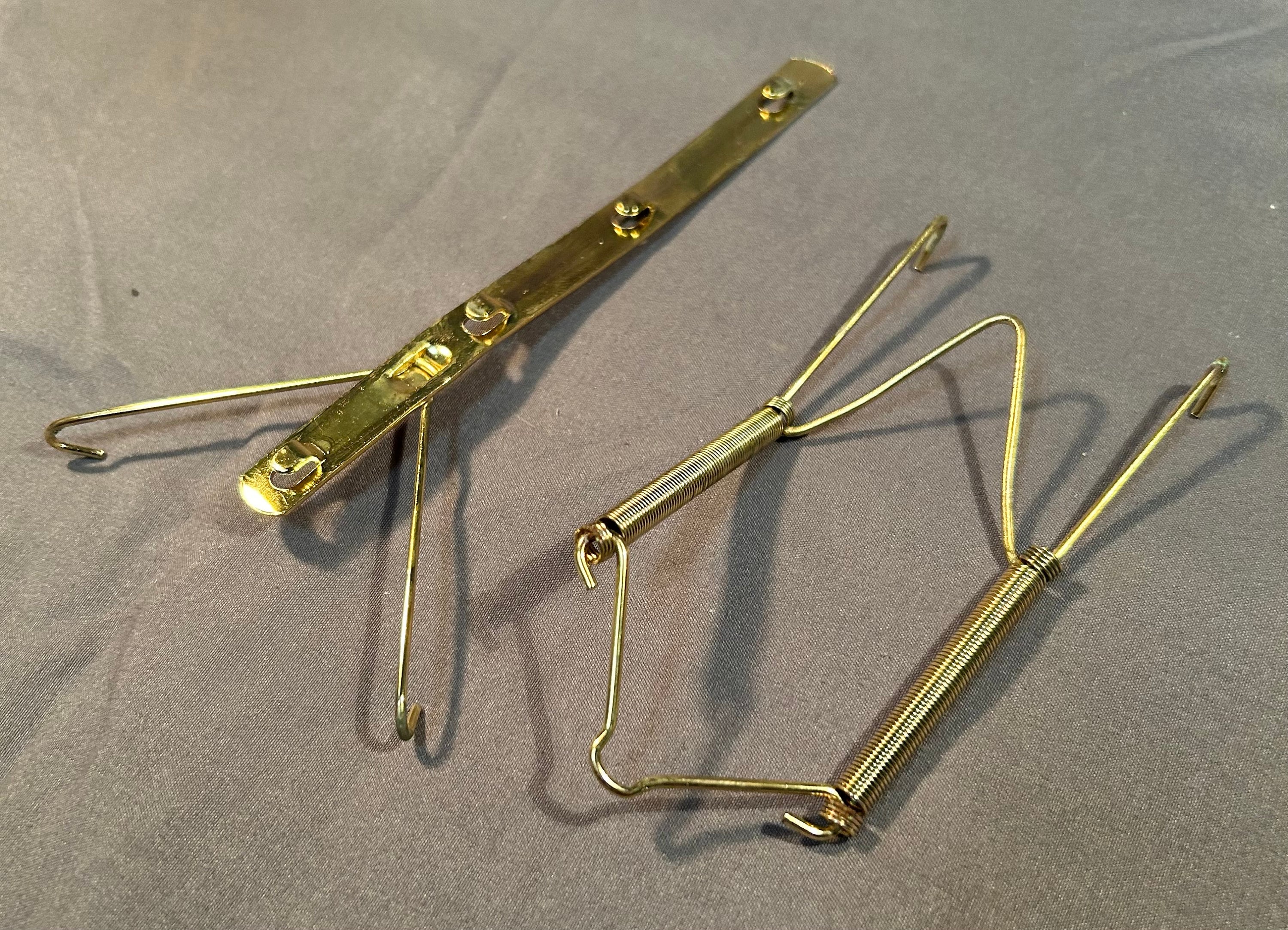 Adjustable Plate Hanger Four Point Hook in Spring - Etsy