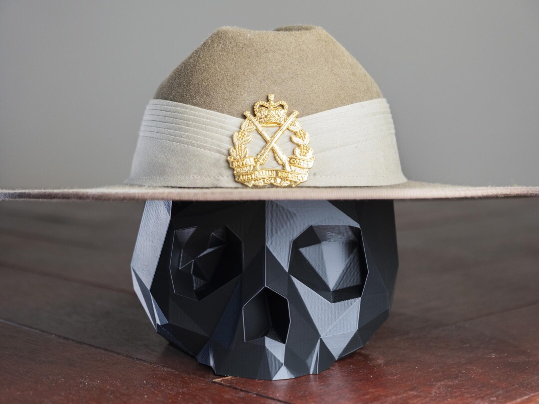 Low Poly Skull Hat/helmet/beret Stand - Etsy UK
