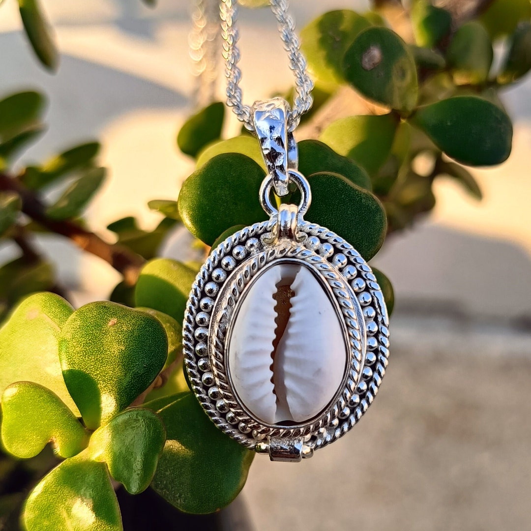 Cowrie Shell Poison Pendent, Cowrie Shell Silver Poison Pendent ...