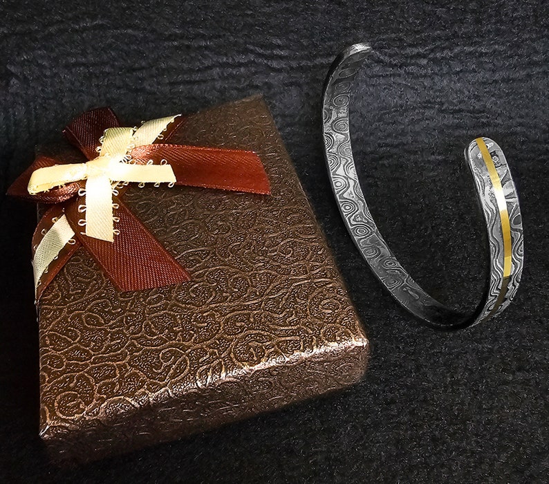 Prime Damascus Steel Deep Patterns Unisex Bracelet | Handmade Cuff ...