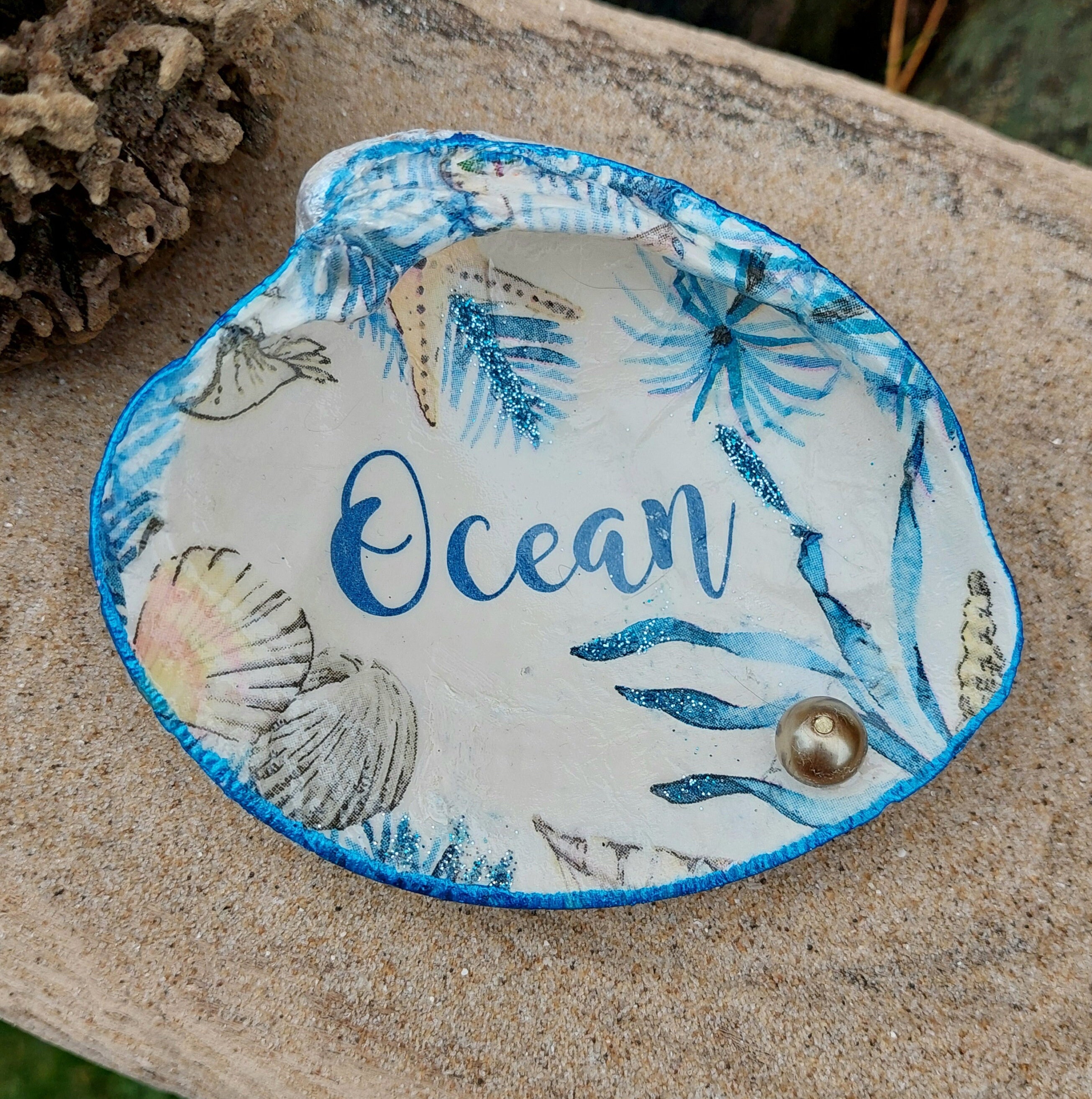 Clam Shell Trinket Dish - Ocean Design ~ Handpainted, Decoupaged, Ring ...