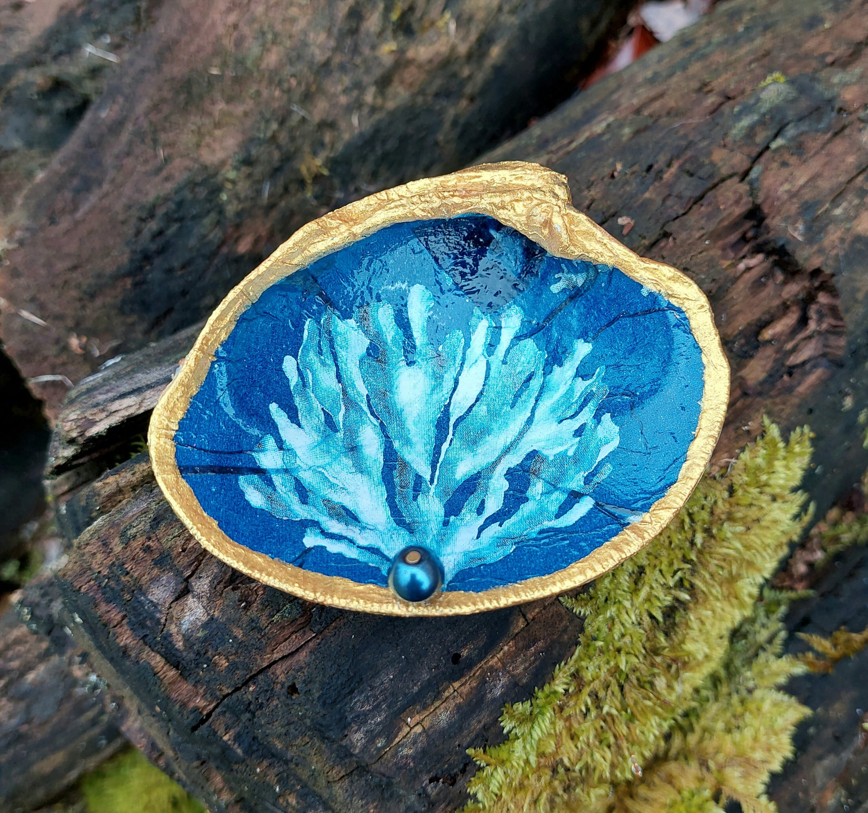 Clam Shell Trinket Dish Blue, White, Gold Coral Design Handpainted ...