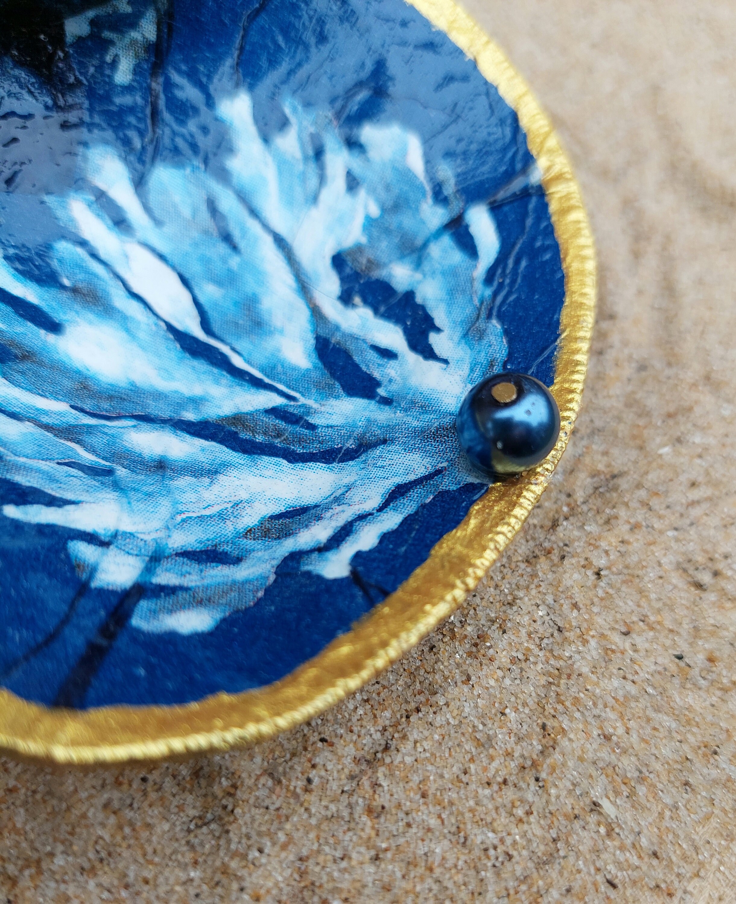 Clam Shell Trinket Dish Blue, White, Gold Coral Design Handpainted ...