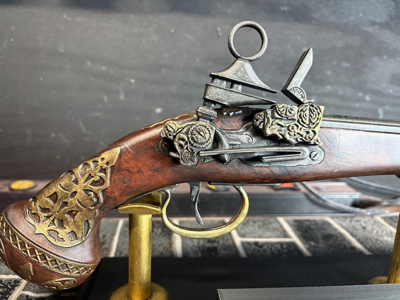Flintlock Pistol Prop / Predator / Display Piece - Etsy