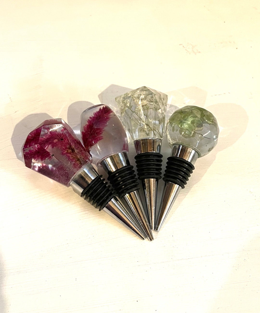 These Pretty Bottle Stoppers Are Made From Dried Flowers Preserved in ...