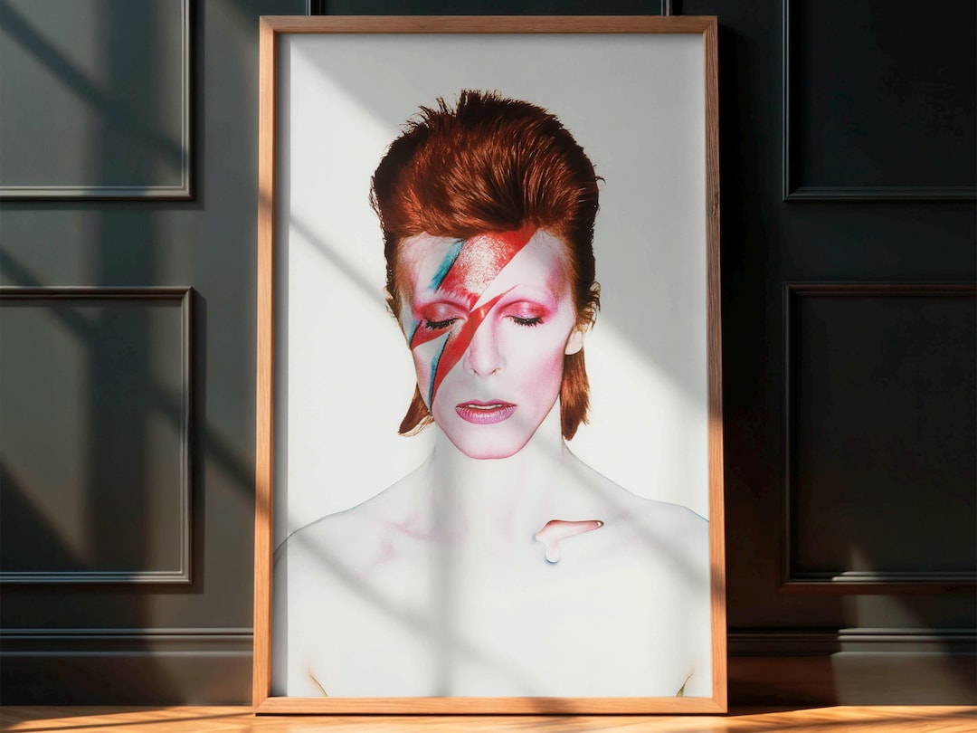 David Bowie Aladdin Sane 1973 Photo Poster - Lightning Bolt Portrait ...