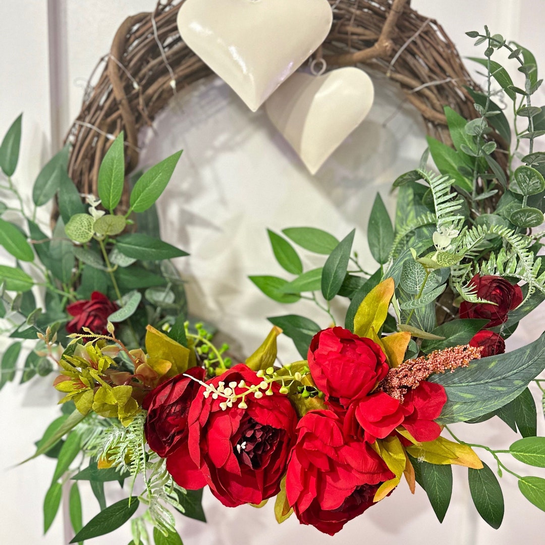 Luminous Love Wreath | Detachable Heart Charms & LED Twinkle ...