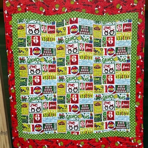 Graphic Grinch Christmas Quilt - Etsy